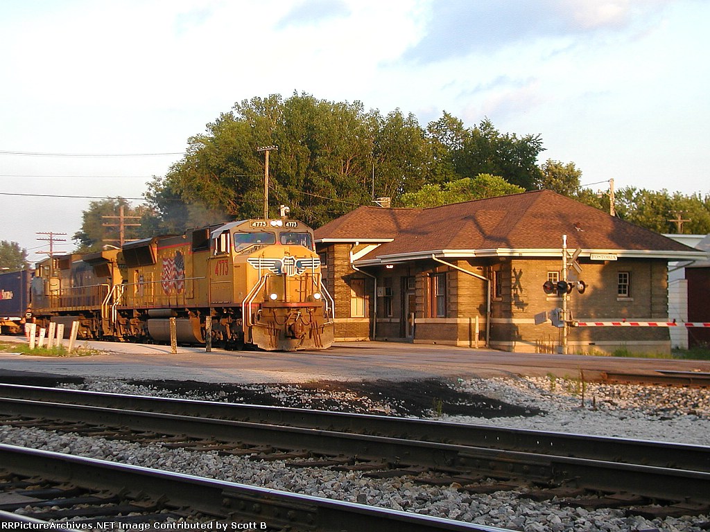 UP 4773 Q161 8:35 P.M.